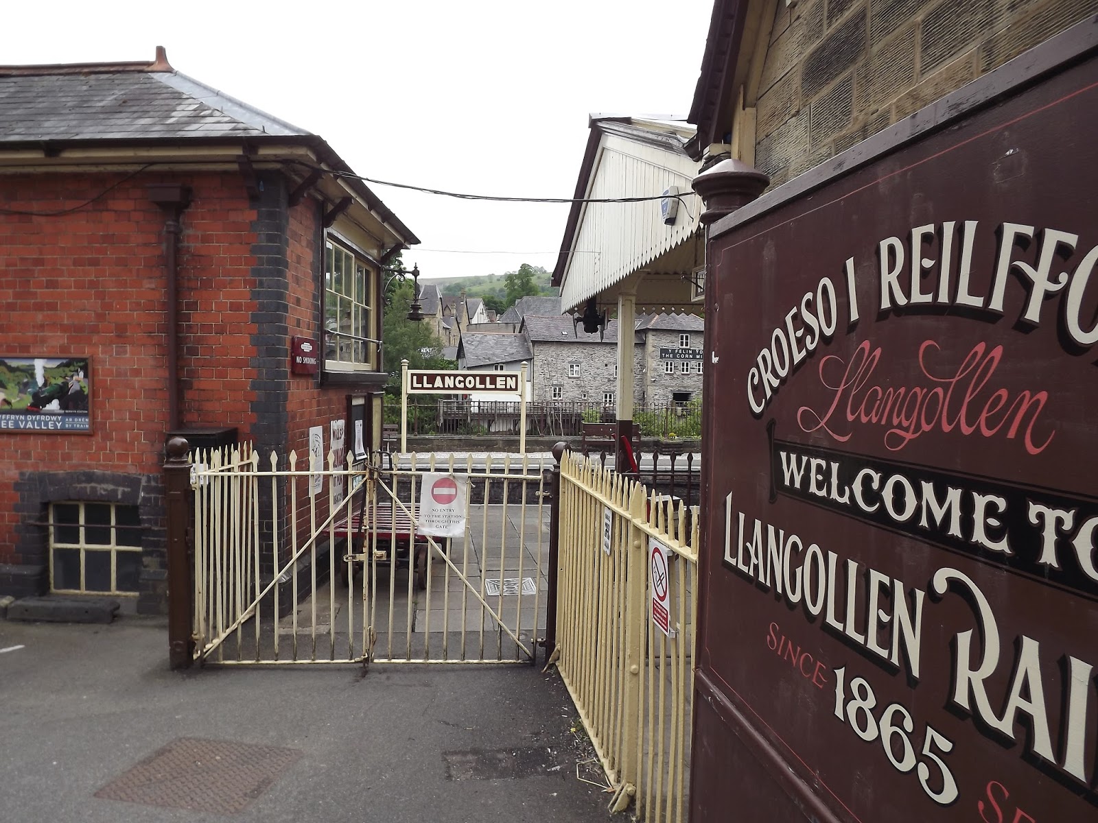 Steam Memories: Llangollen Railway more of my visit GWR 5952 Cogan Hall ...