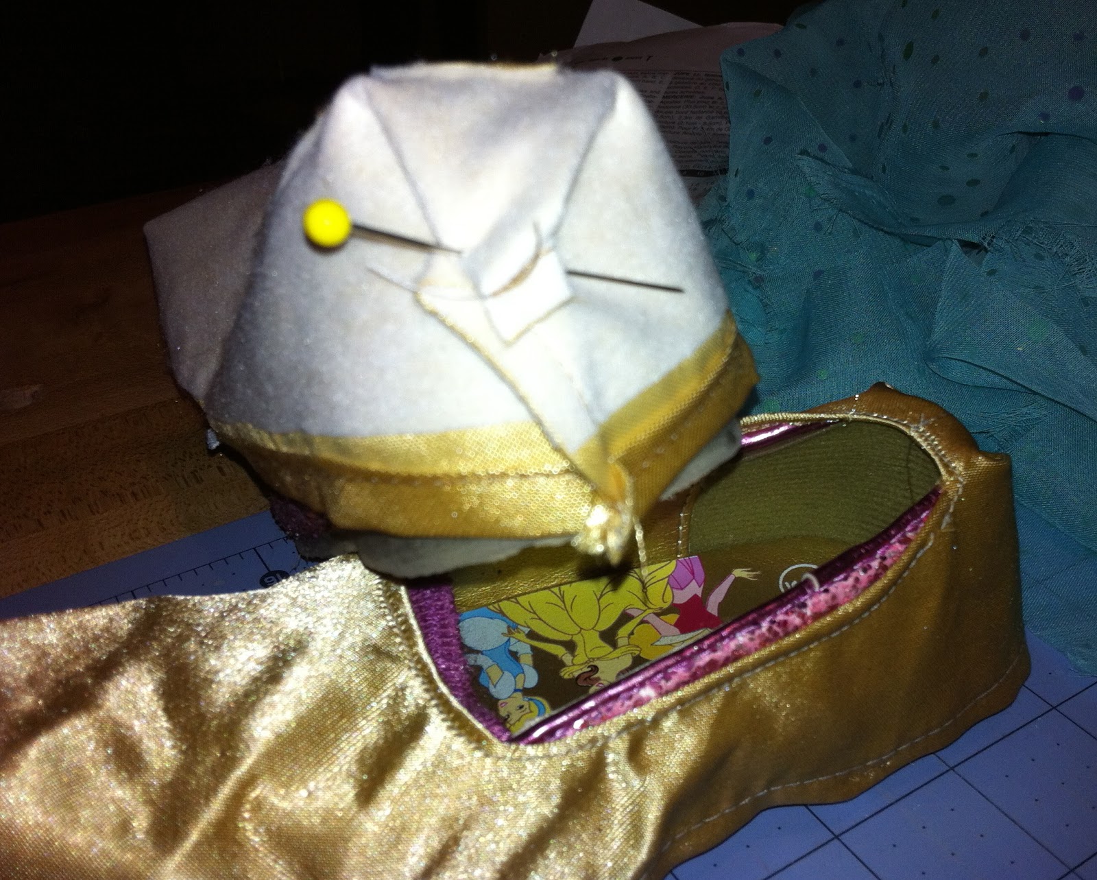 Midwest Family Life: princess jasmine arabian shoe tutorial