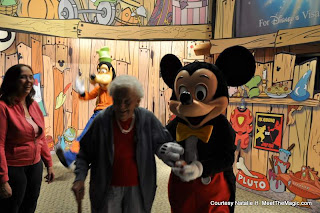 Growing Up Disney: Minnie Moms: Multi-Generation/Multi-Family Travel Part 1