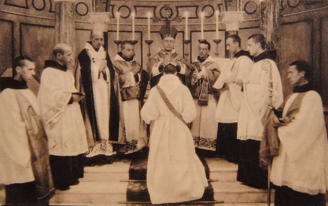 New Liturgical Movement: The History of the Folded Chasuble, by Henri ...