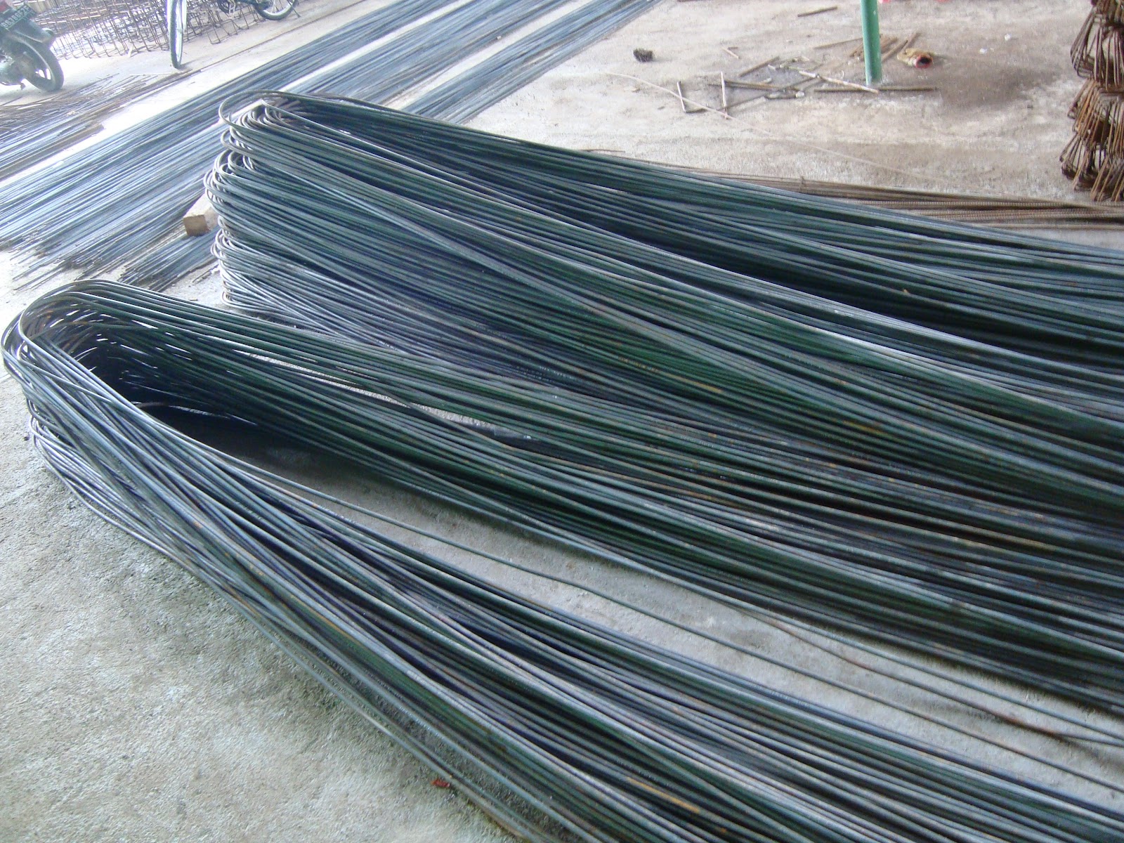 INDAH KEMILAU: BESI DAN RANGKAIAN