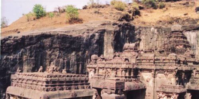 Cinta dan Rindu: Kisah Kaum Negeri Aad Yang Dimusnahkan