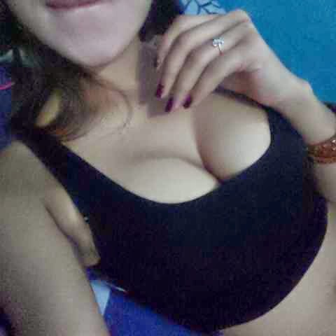 Foto Mahasiswi Cantik Seksi Pamer Toket Gede Montok - WOW Fakta