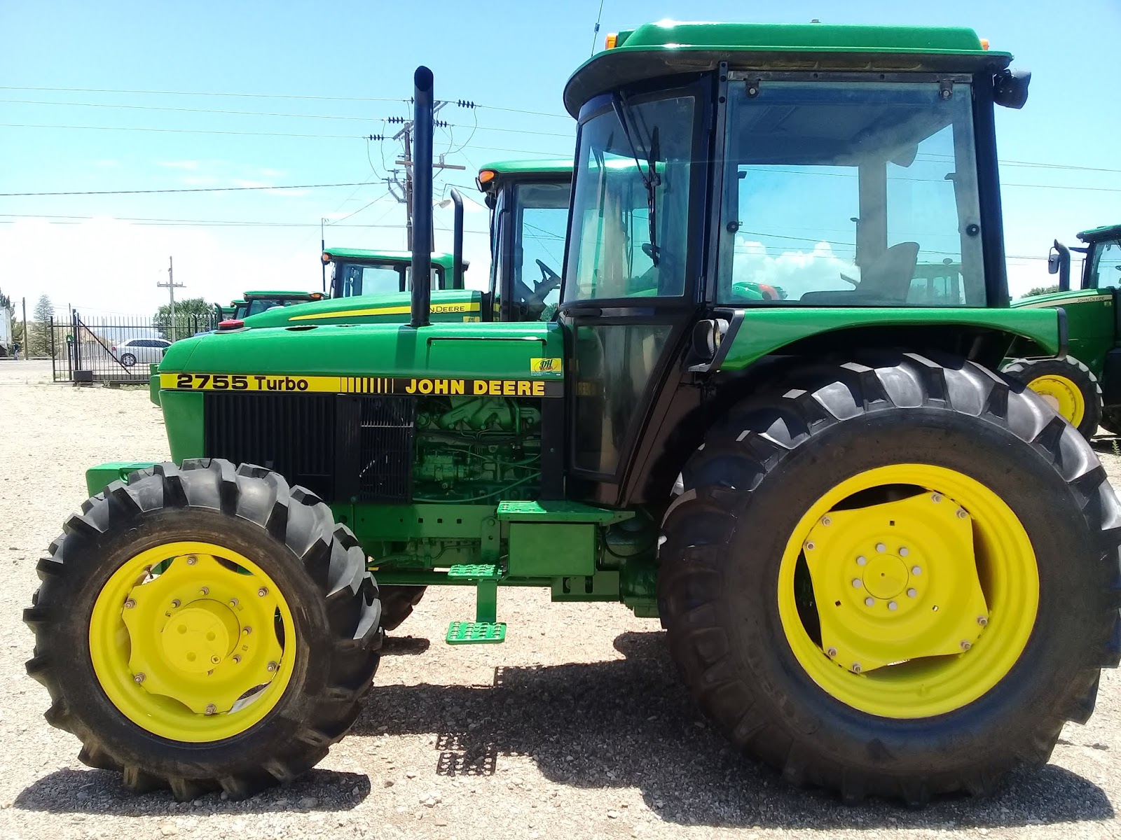 MAQUINARIA AGRICOLA INDUSTRIAL: Tractor John Deere 2755 4x4 Cabina ...