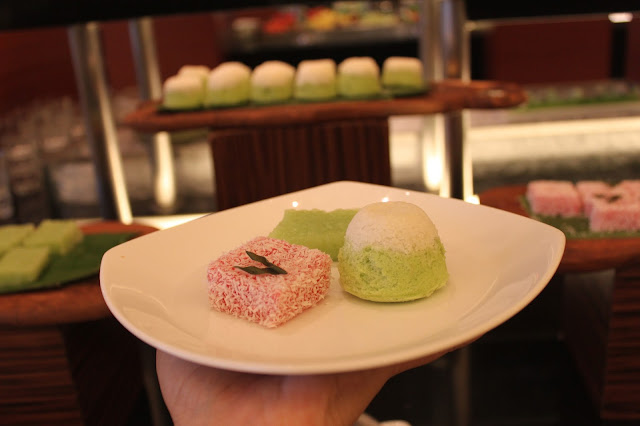 The Cafe Java Paragon: Buffet Lunch - et l'amour