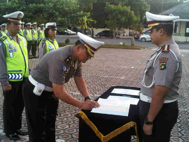 A1 STOP: PENANDATANGANAN PERNYATAAN DAN PENYEMATAN PIN PELAYANAN PRIMA ...