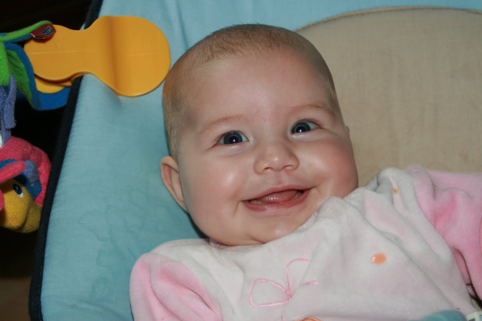 Les petits pas d'Anna et Gabrielle...: 4 mois