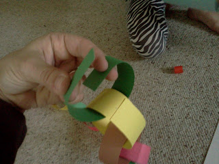 Construction Paper Chain Link Calendar {Tutorial} | Confessions of a ...
