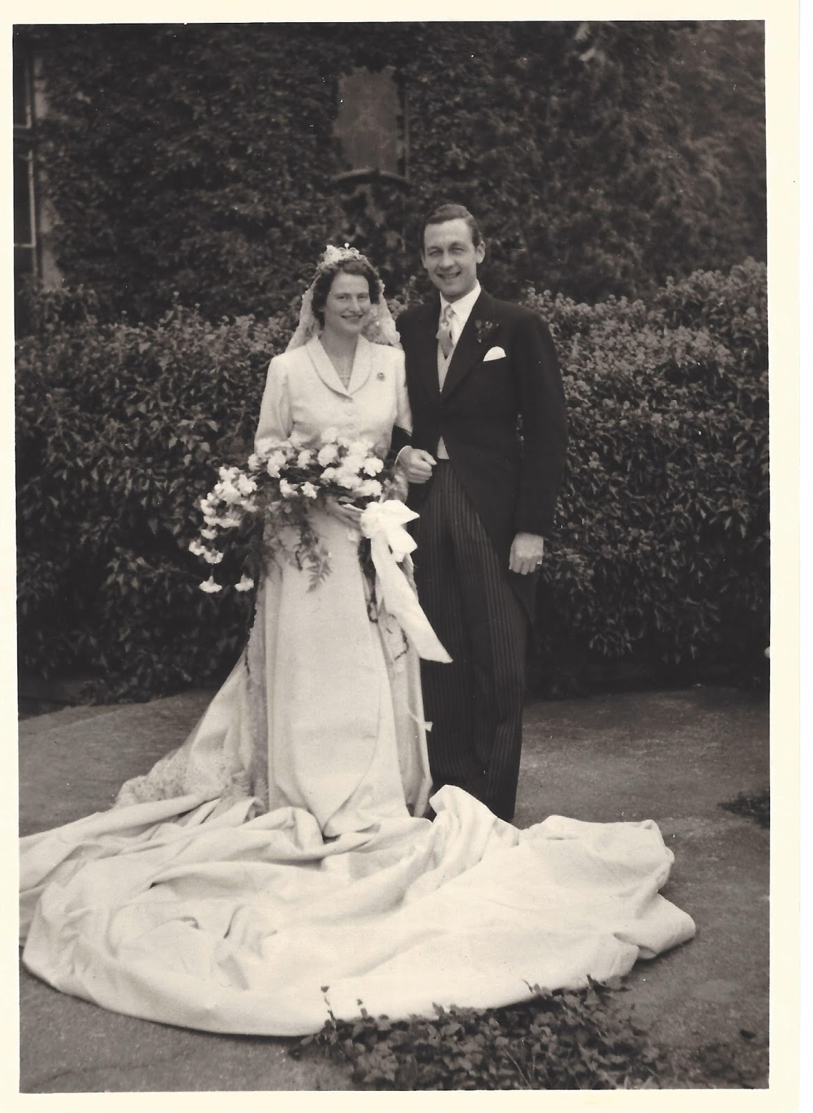 Royal Musings: Hanover brides and the Queen Charlotte's bridal crown