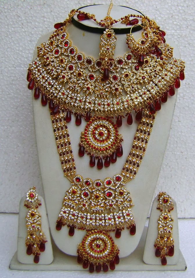 Tagged @ Best Pakistani bridal gold jewelry sets