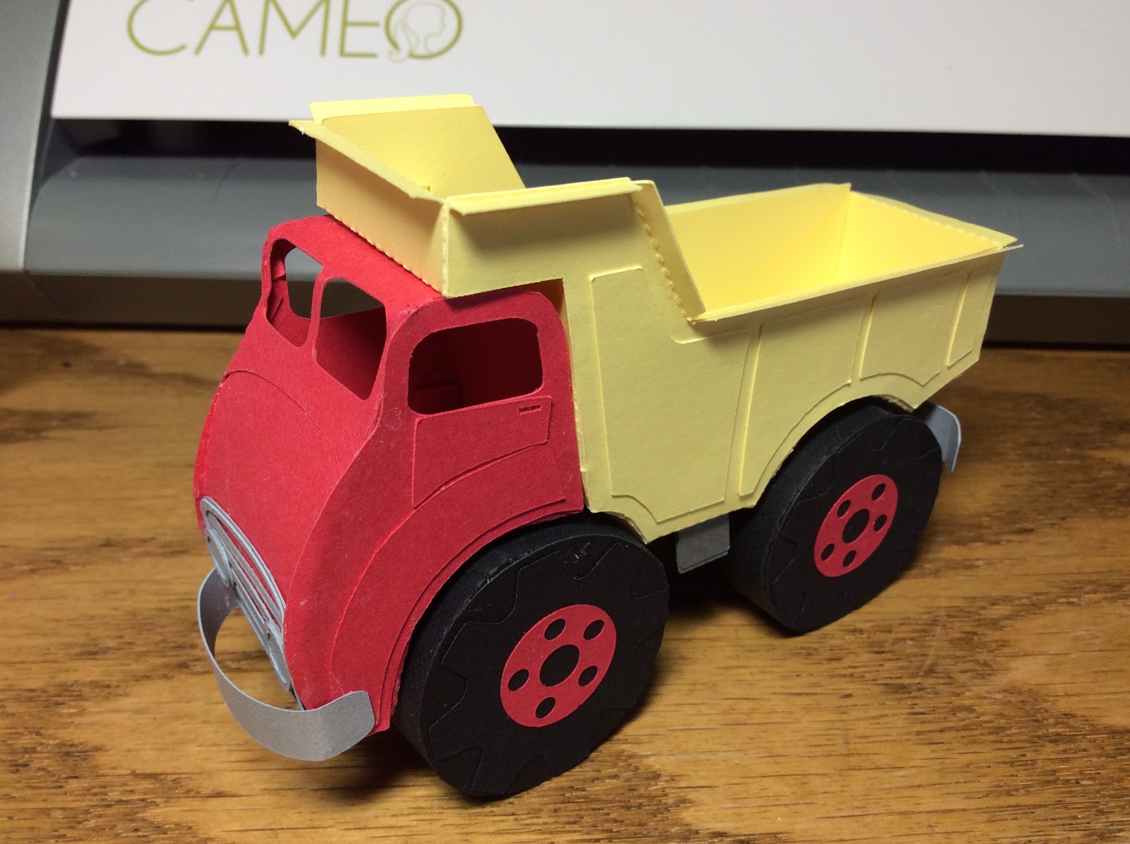 Papercrafts and other fun things: Dump Truck Paper Model