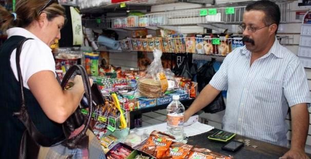 ECONOMIA/ Depreciación de 43% del peso ha impulsado el consumo interno ...