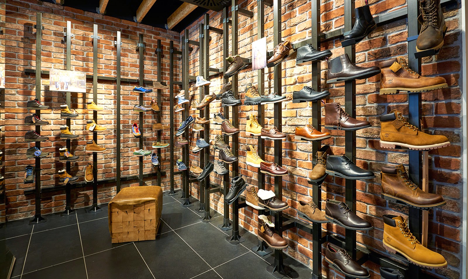 RetailStoreWindows.com: Timberland, London
