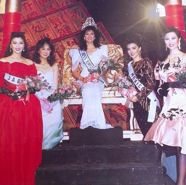 ASIAN CELEBS: BUI SIMON