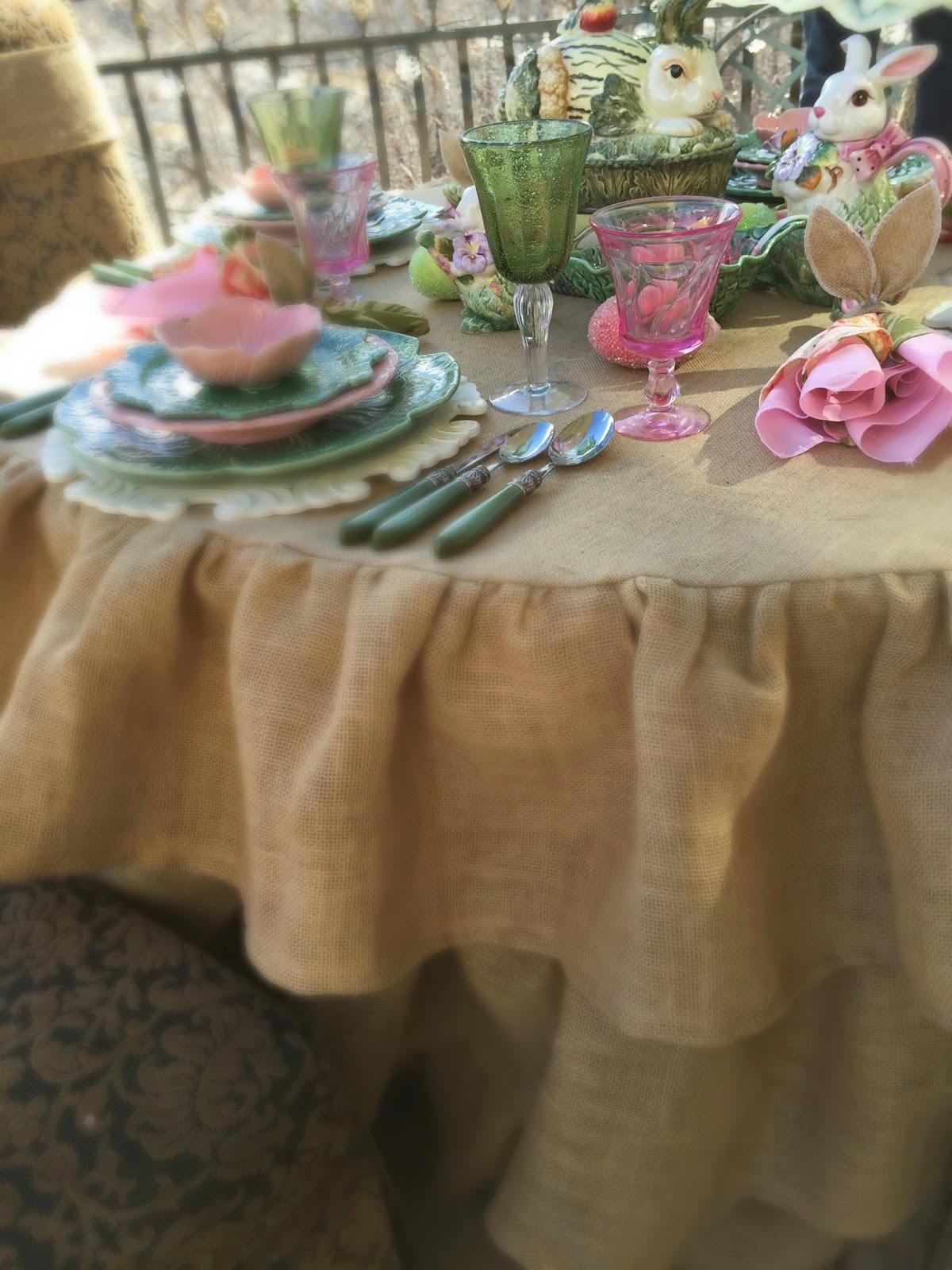 Ruffled Round Burlap Tablecloth Tutorial - Purple Chocolat Home