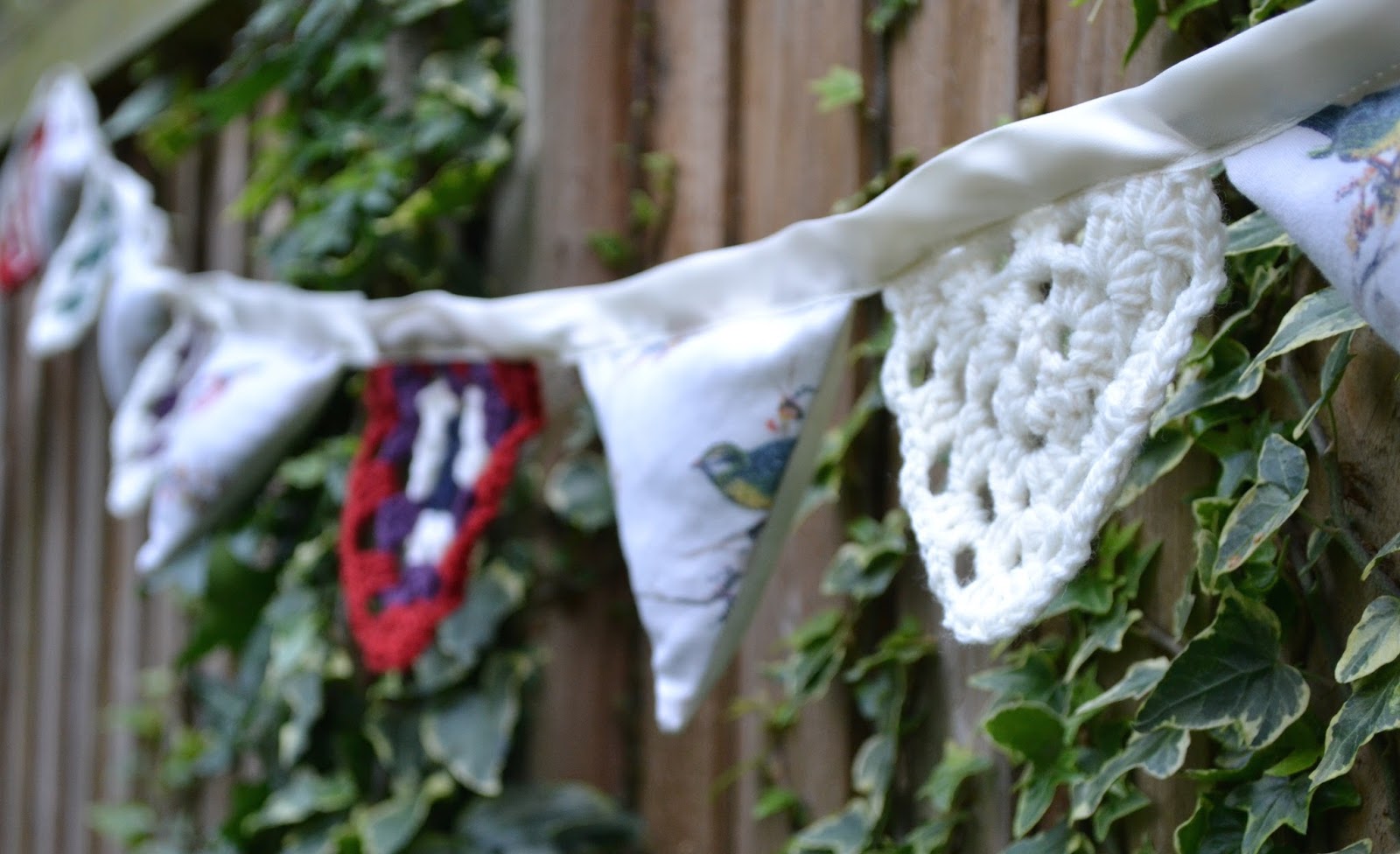 Ginx Craft : Lavender and Crochet Bunting