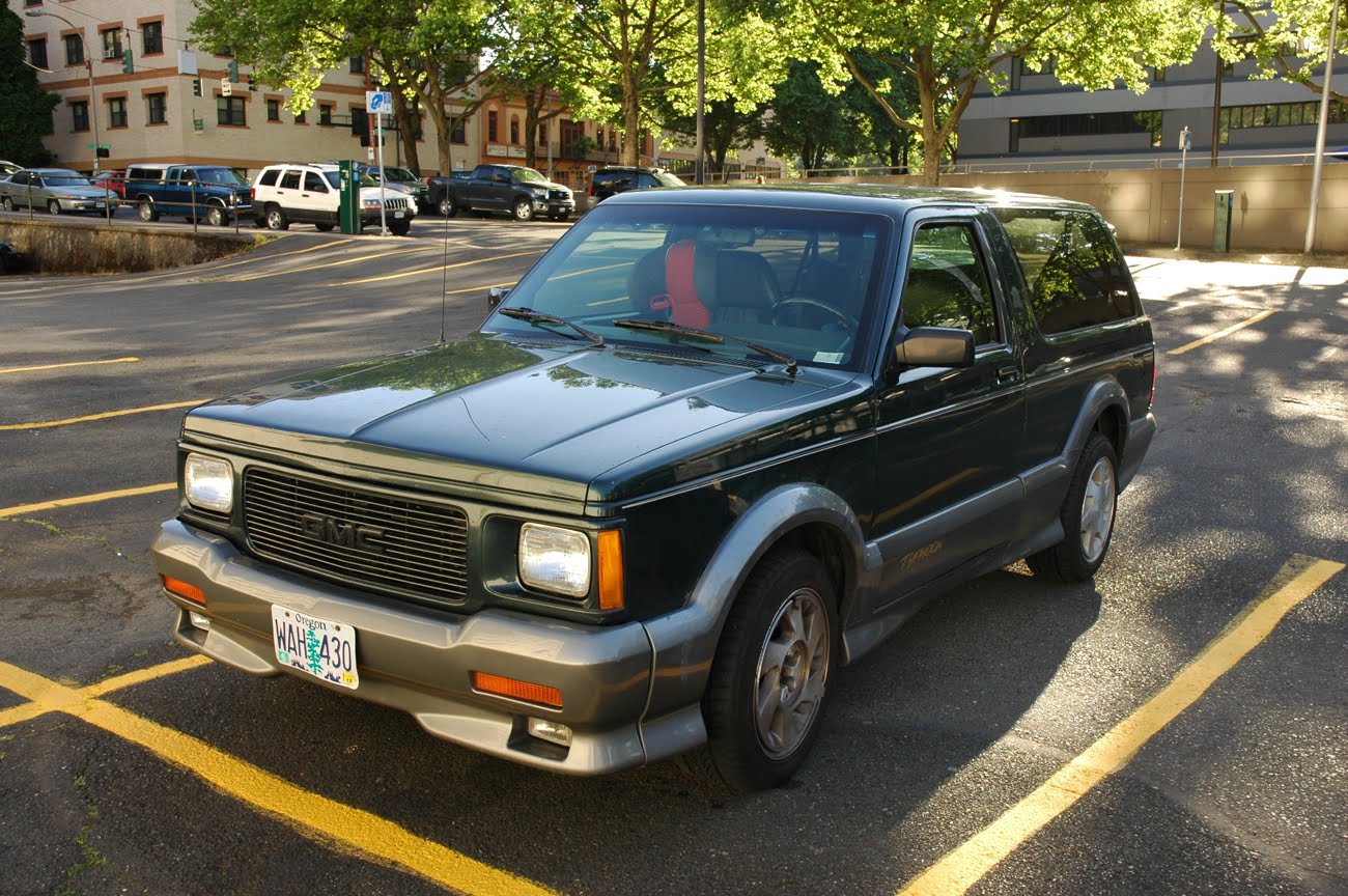 OLD PARKED CARS.: Labor Day Bonus: 1992 GMC Typhoon.