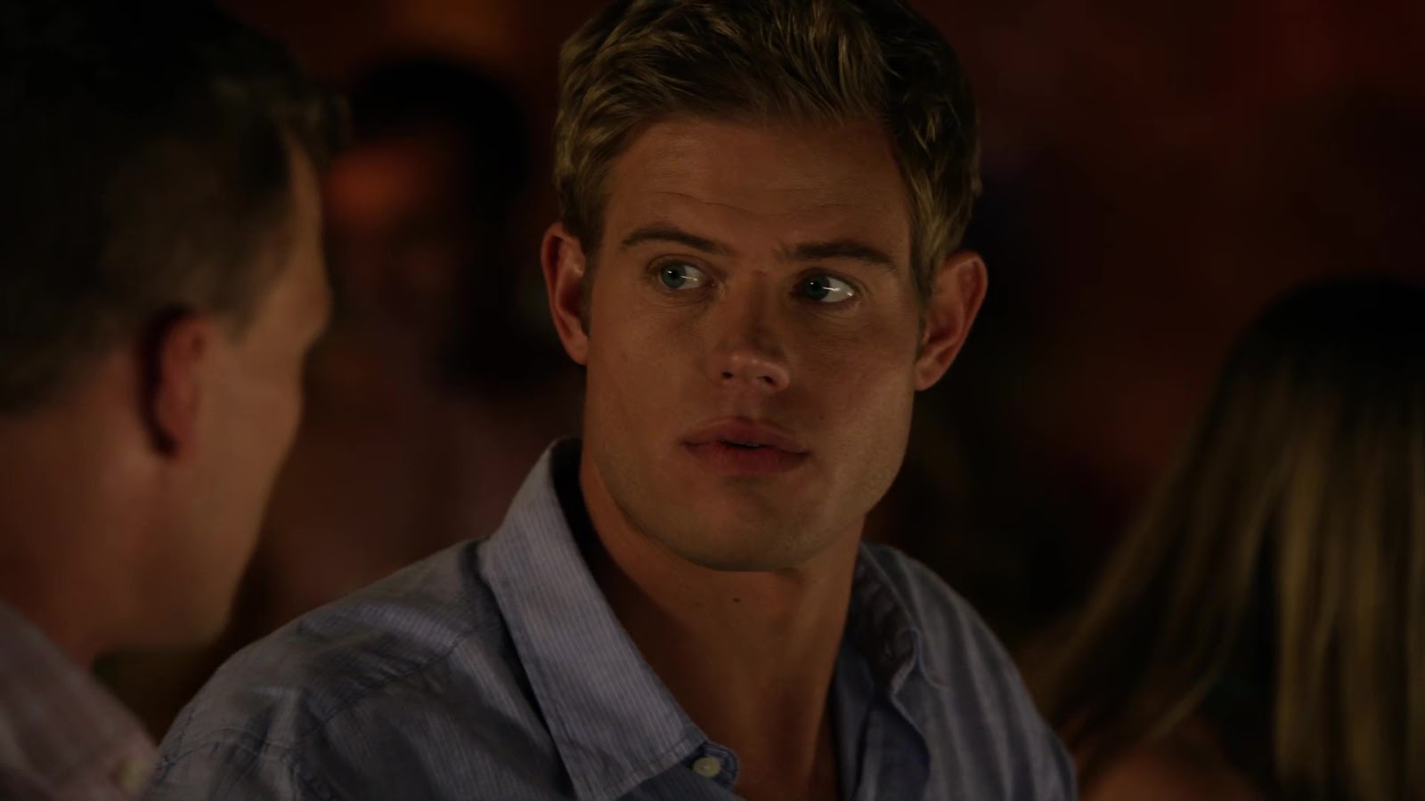 ausCAPS: Trevor Donovan and Alan Ritchson shirtless and kiss in 90210 3 ...
