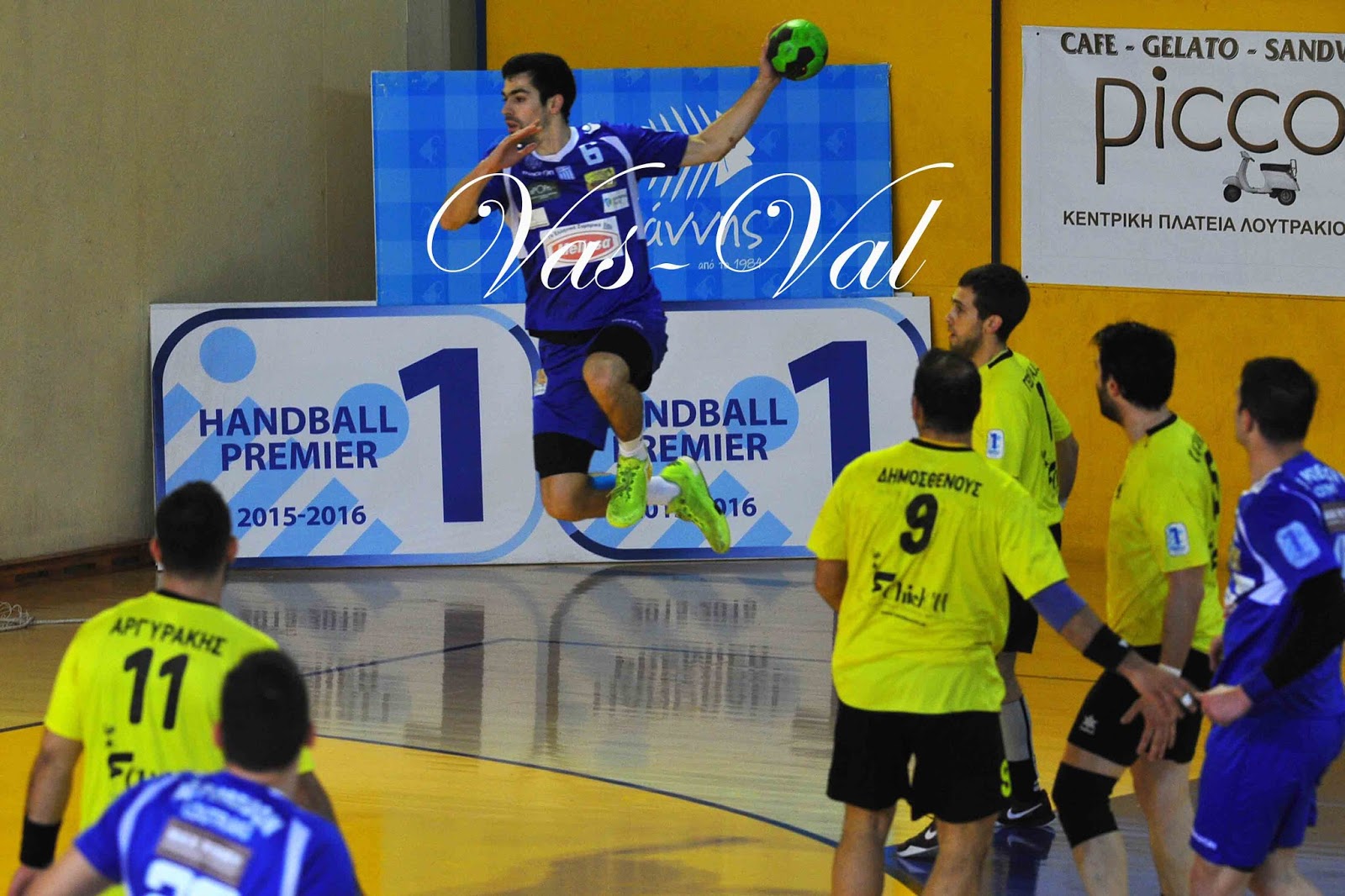 www.perahora.gr: ΛΟΥΤΡΑΚΙ Handball Premier : Σεισμός με 31-25