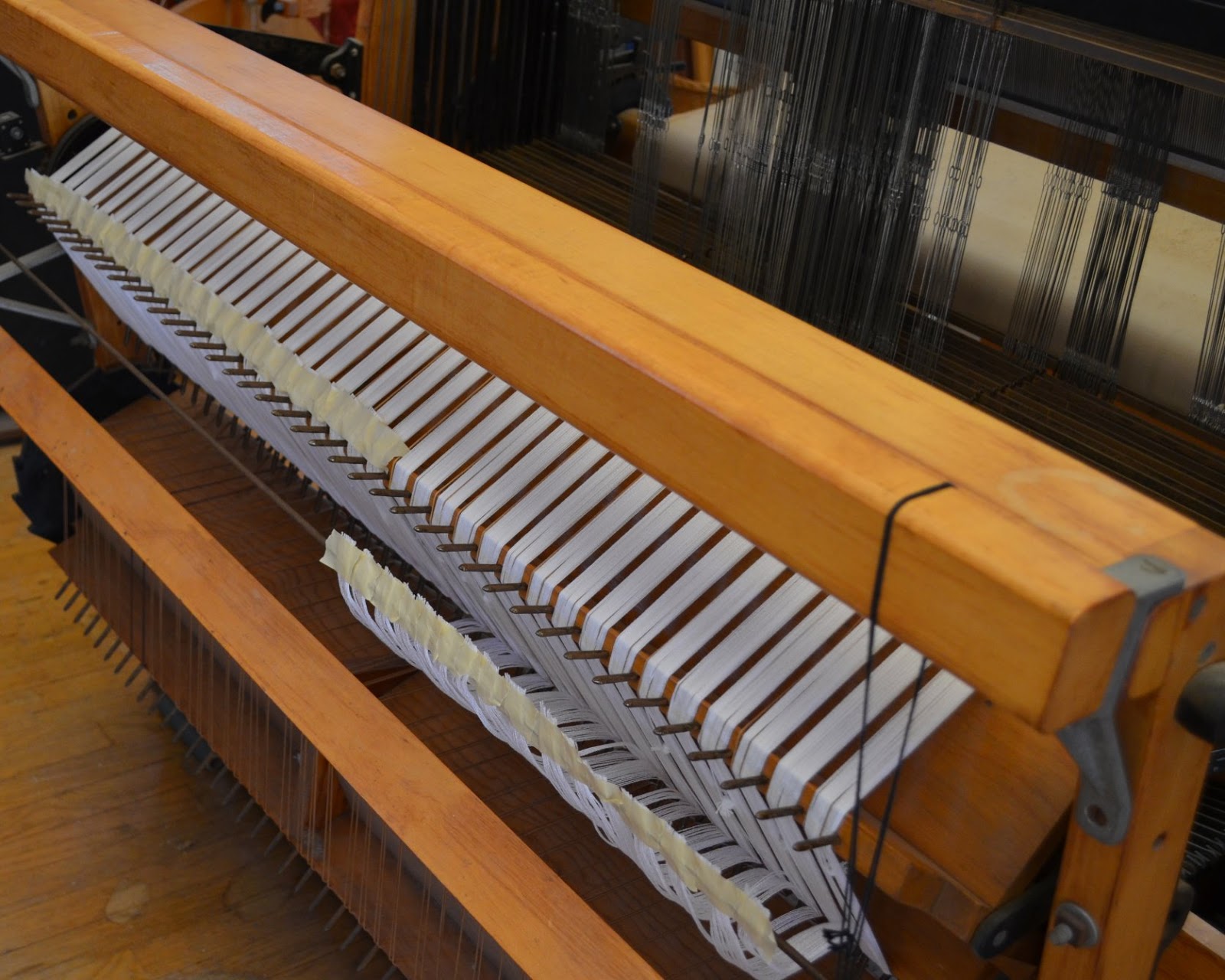 A FiberArtisan's Weaving Path: Warping a sectional beam - #3: last step ...