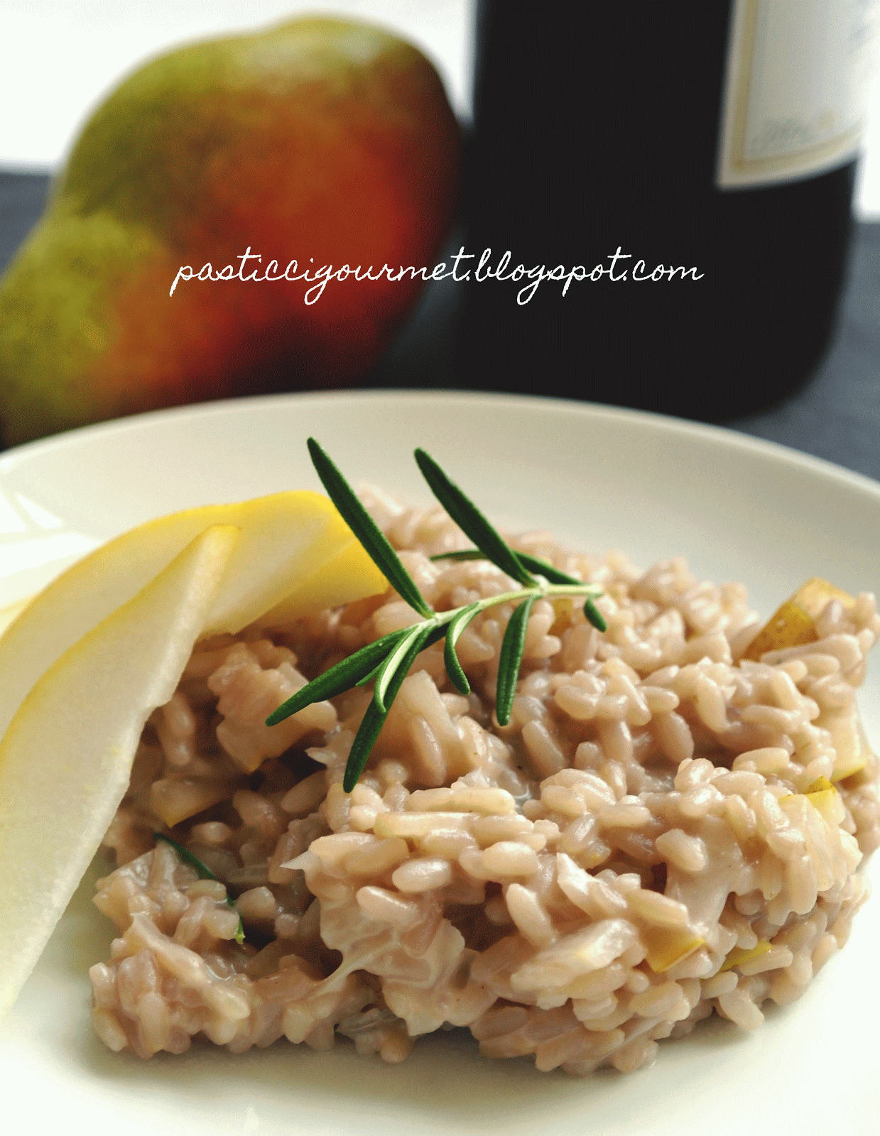 Risotto con pere al vino rosso