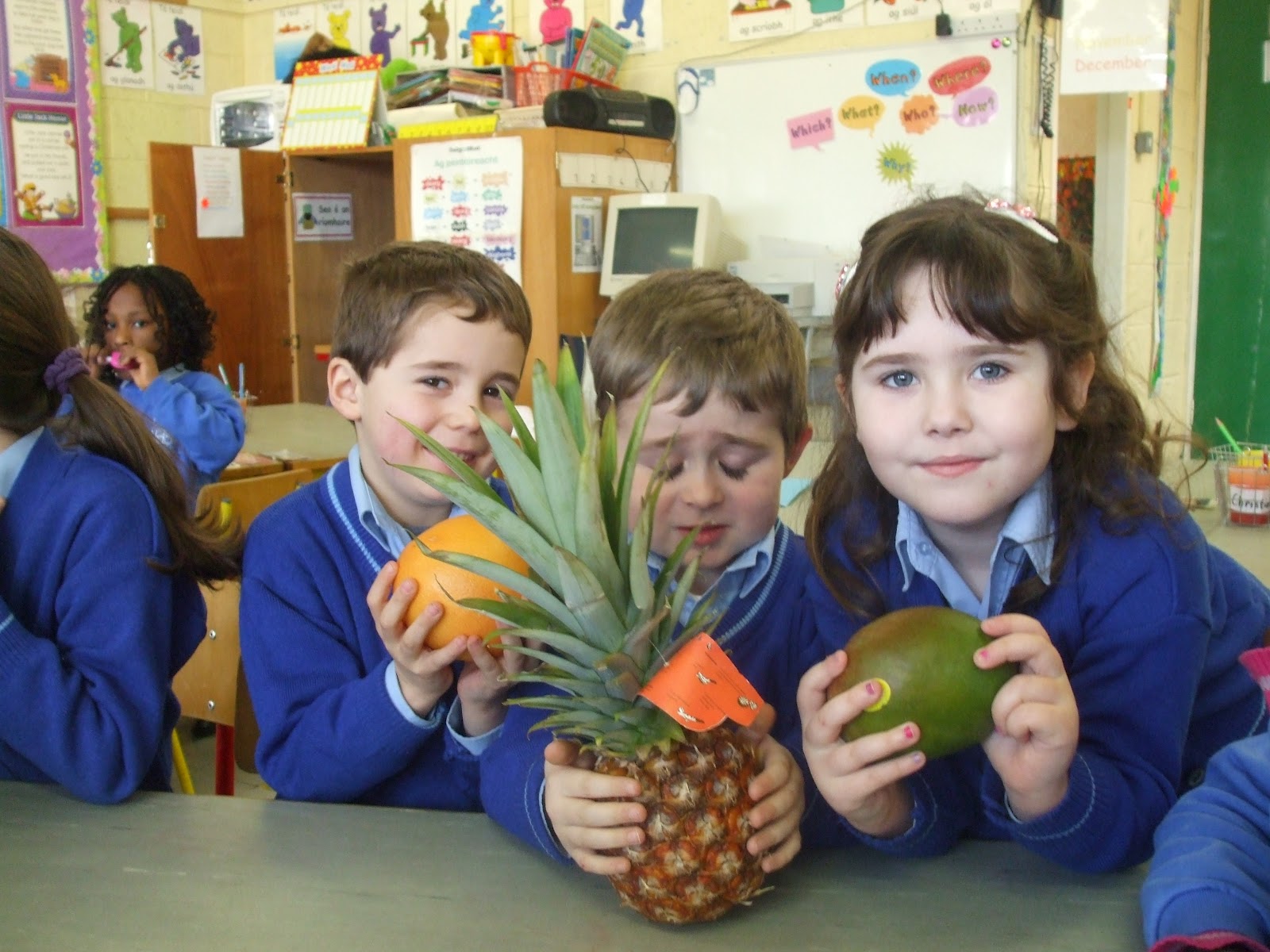 Ms. Flaherty's class - Senior Infants: Making a fruit salad