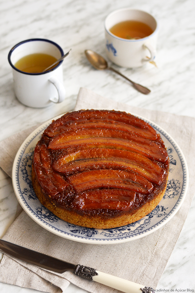 Bocadinhos de Açúcar: Bolo de Banana Invertido/ Upside-down Banana Cake