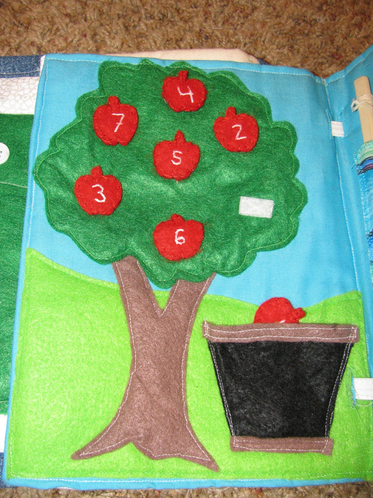Bert and Kate plus 8: The Fattest Quiet Book Ever!
