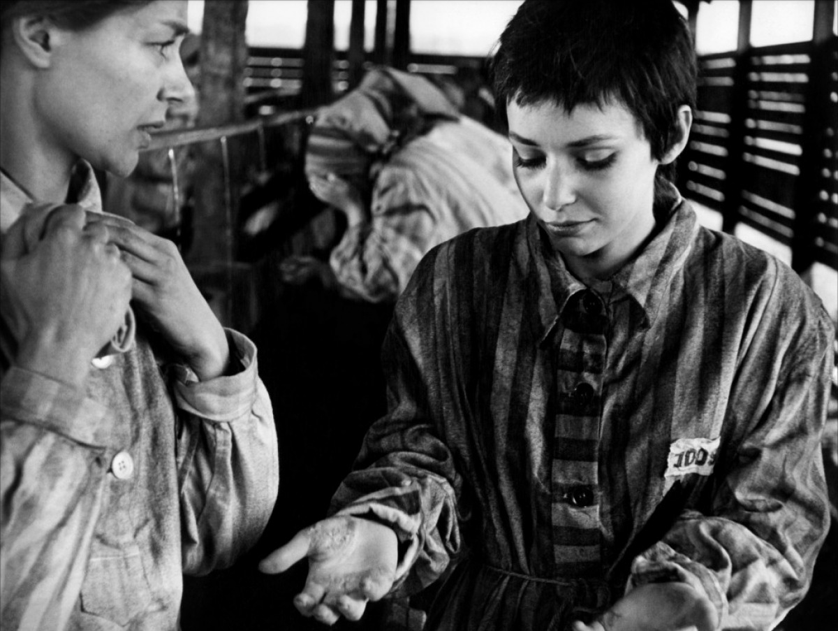 Kapò – Gillo Pontecorvo film completo ; “De l’abjection” del carrello ...