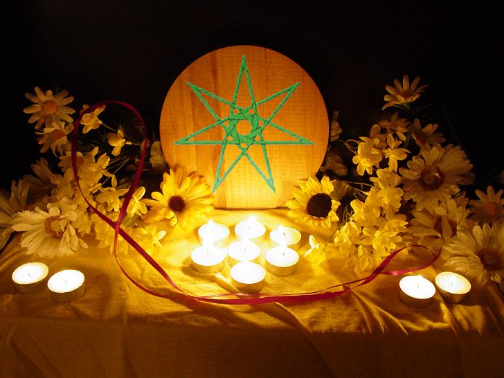 Breaking The Chains: Ideas: Decorando el altar de Litha