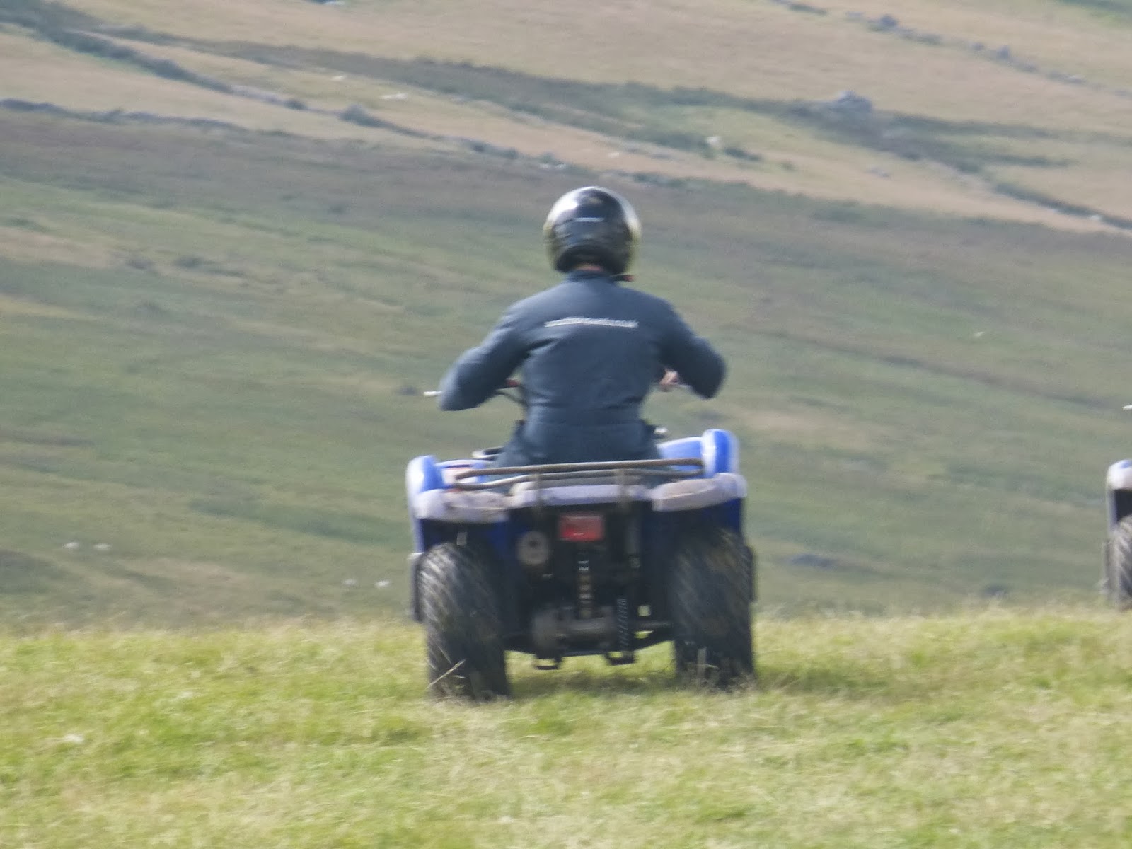 Clutter-Chaos Aaron&co: Scottish Quads Boys Go Quadding