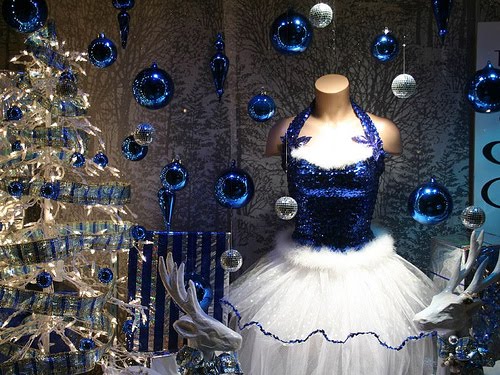 Holiday Retail Window Display Ideas - Specialty Store Services