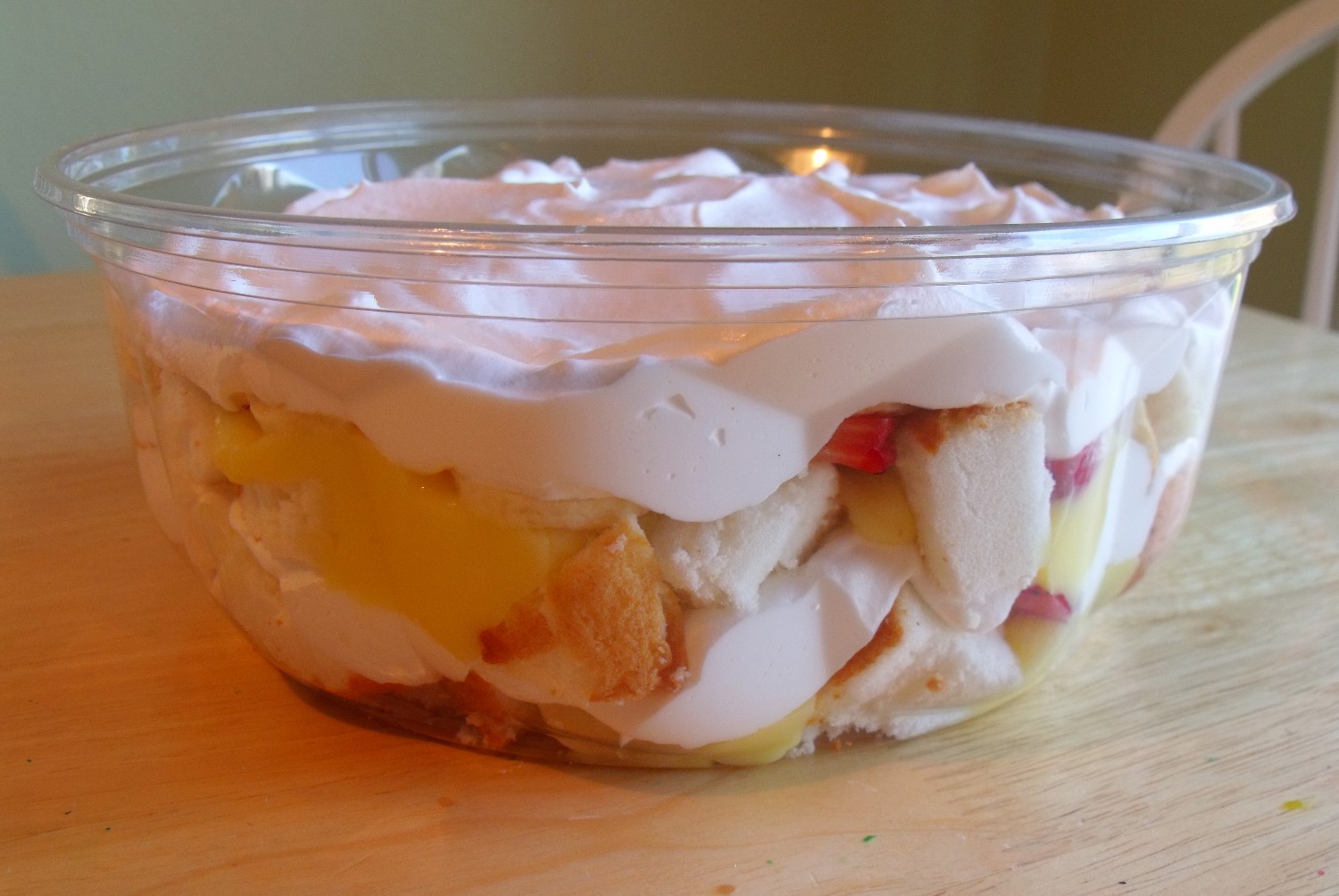 Clever, Crafty, Cookin' Mama: Strawberry Banana Trifle