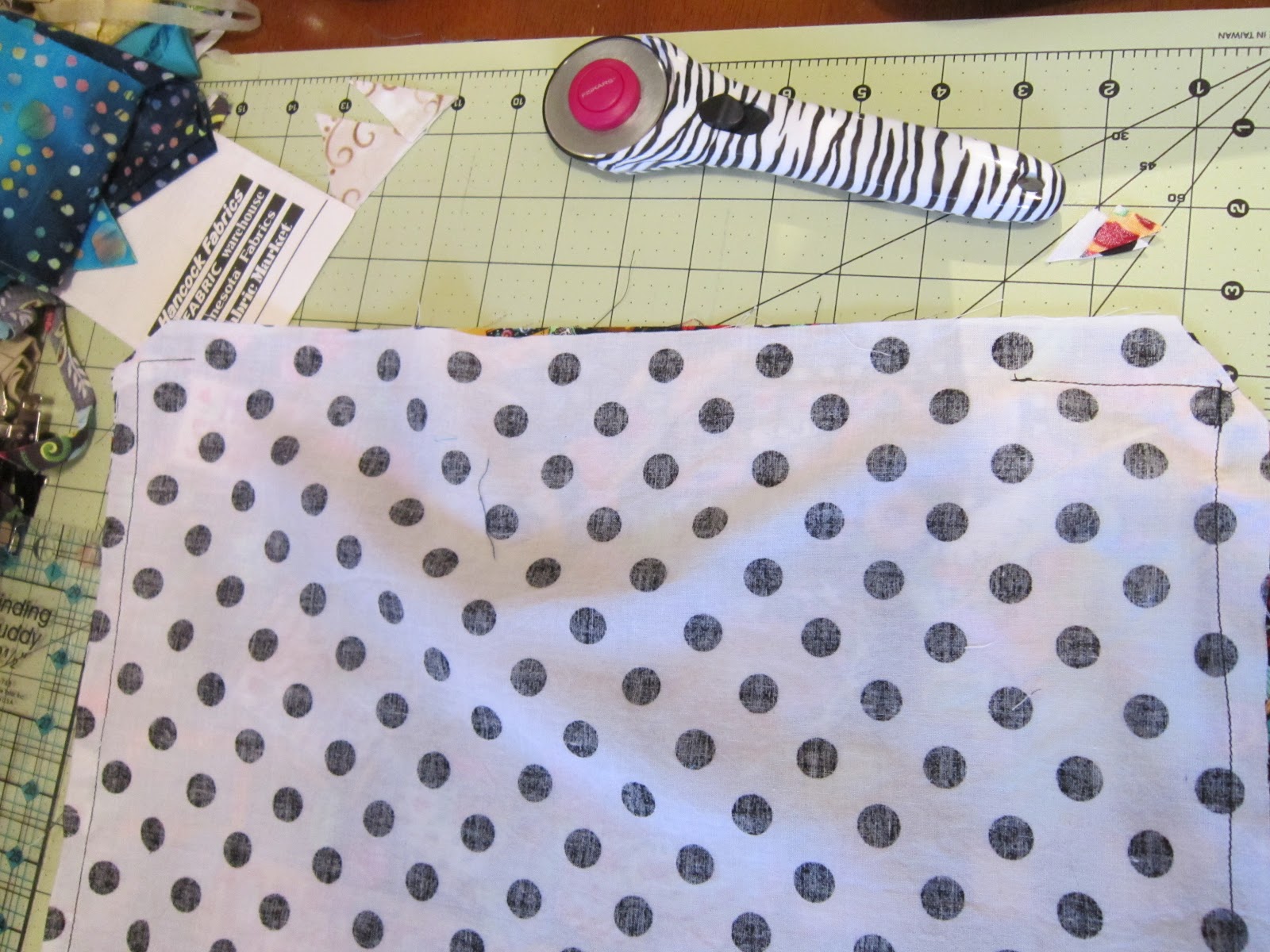 Missy's Homemaking Adventures: Rotary Cutter Mat Bag