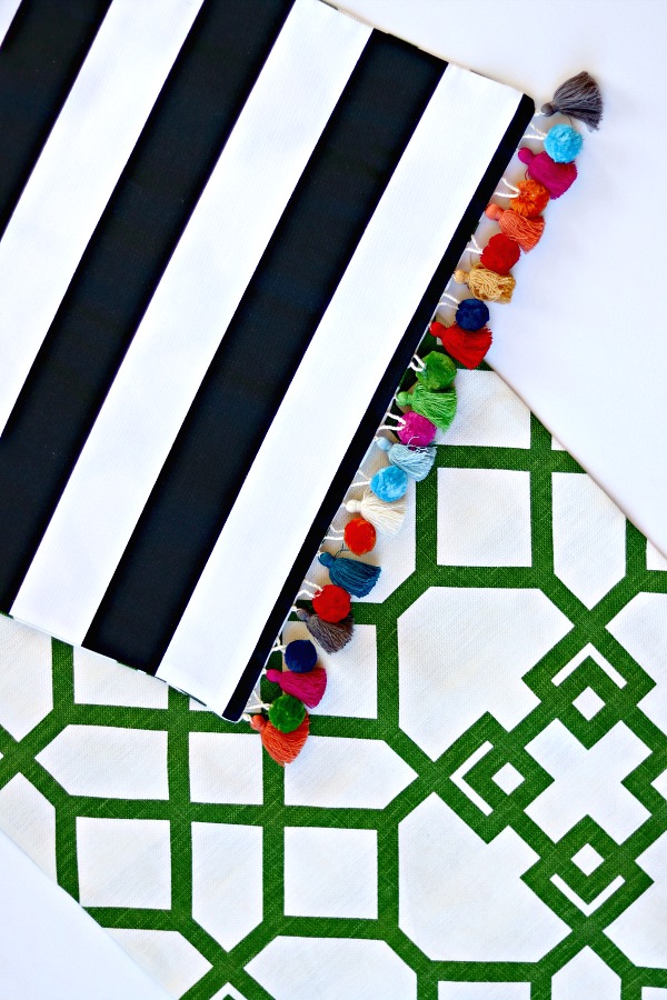 DIY REVERSIBLE TABLE RUNNER TUTORIAL | Dimples and Tangles
