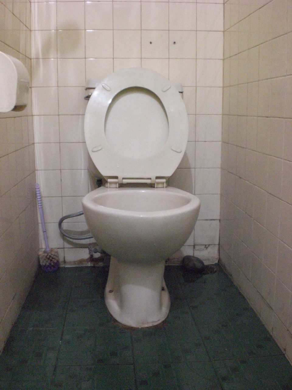 SERVIS-PERBAIKAN TOILET DUDUK KLOSET