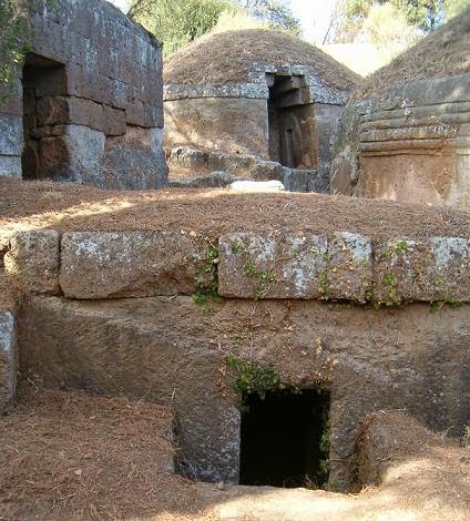 Algargos, Arte e Historia: ARQUITECTURA FUNERARIA ROMANA. LAS TUMBAS DE ...