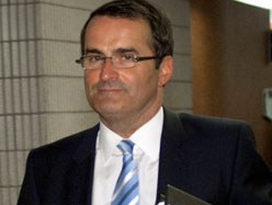 YaPasDePRESSE: L'analyste politique Jean Lapierre obtient gain de cause