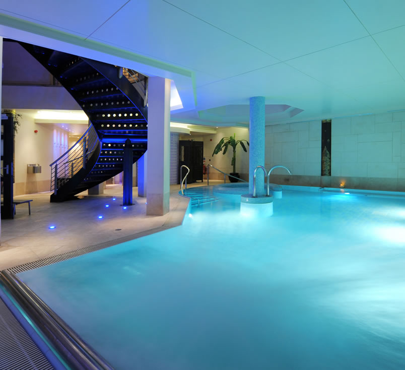 A Peaceful Retreat in New Forest | Careys Manor Hotel - The Globe Trotter