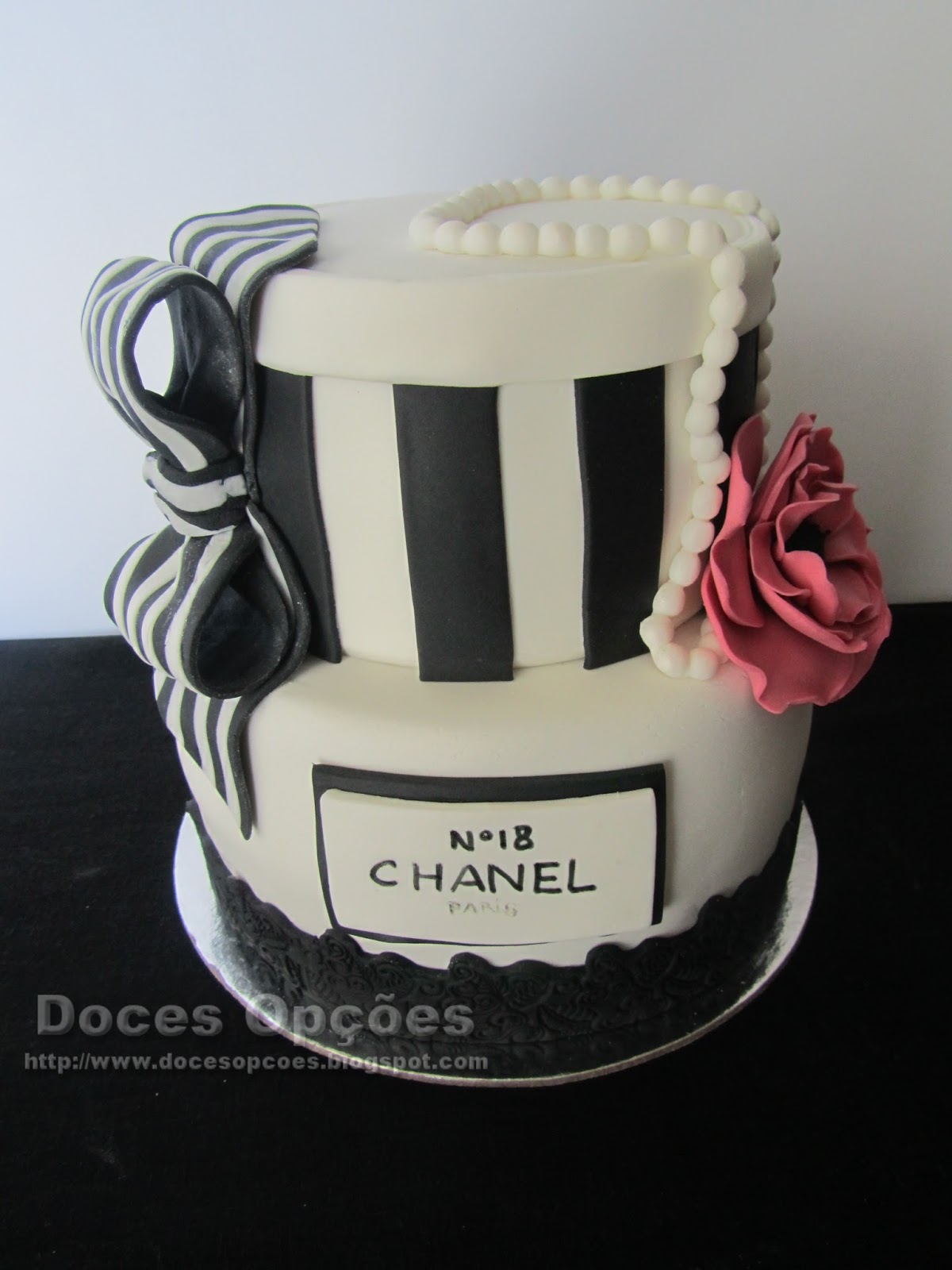 Doces Opções: Bolo de aniversário Chanel nº18