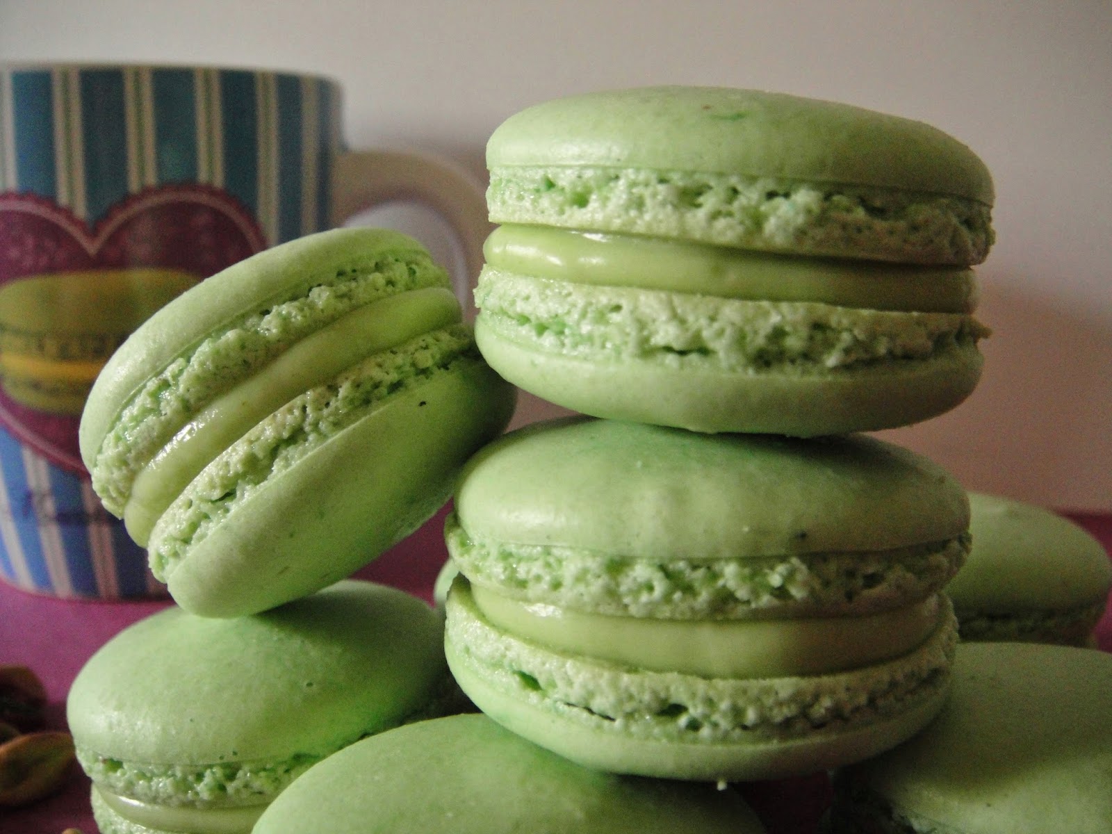 Arôme Framboises: Macarons à la pistache (recette de Pierre Hermé)