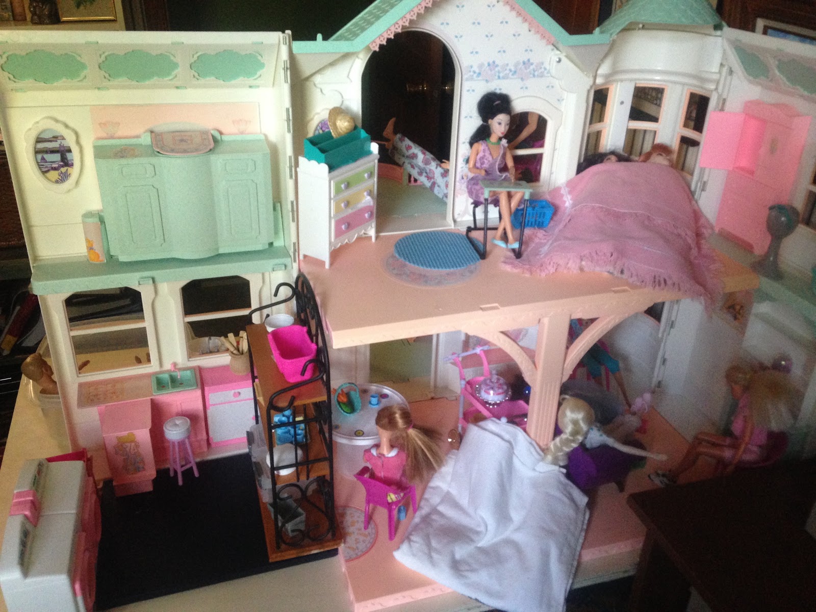 Somethings Old, New, Green, Redo!: Part 1: Another DIY Barbie Remodel