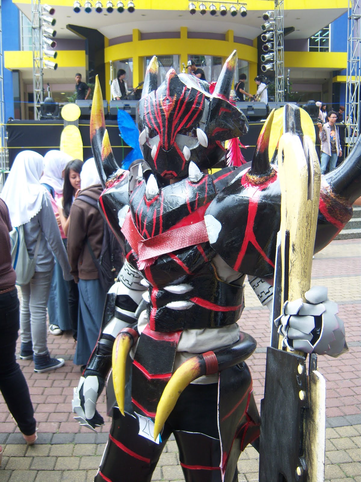 Dark Akantor - Monster Hunter Cosplay | Blog Banten