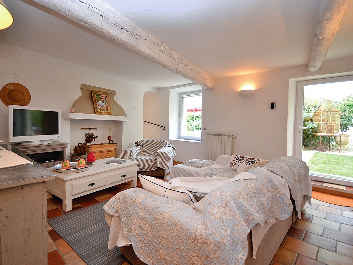 Living Large In Small Spaces - Provencal Cottage - A Joyful Cottage