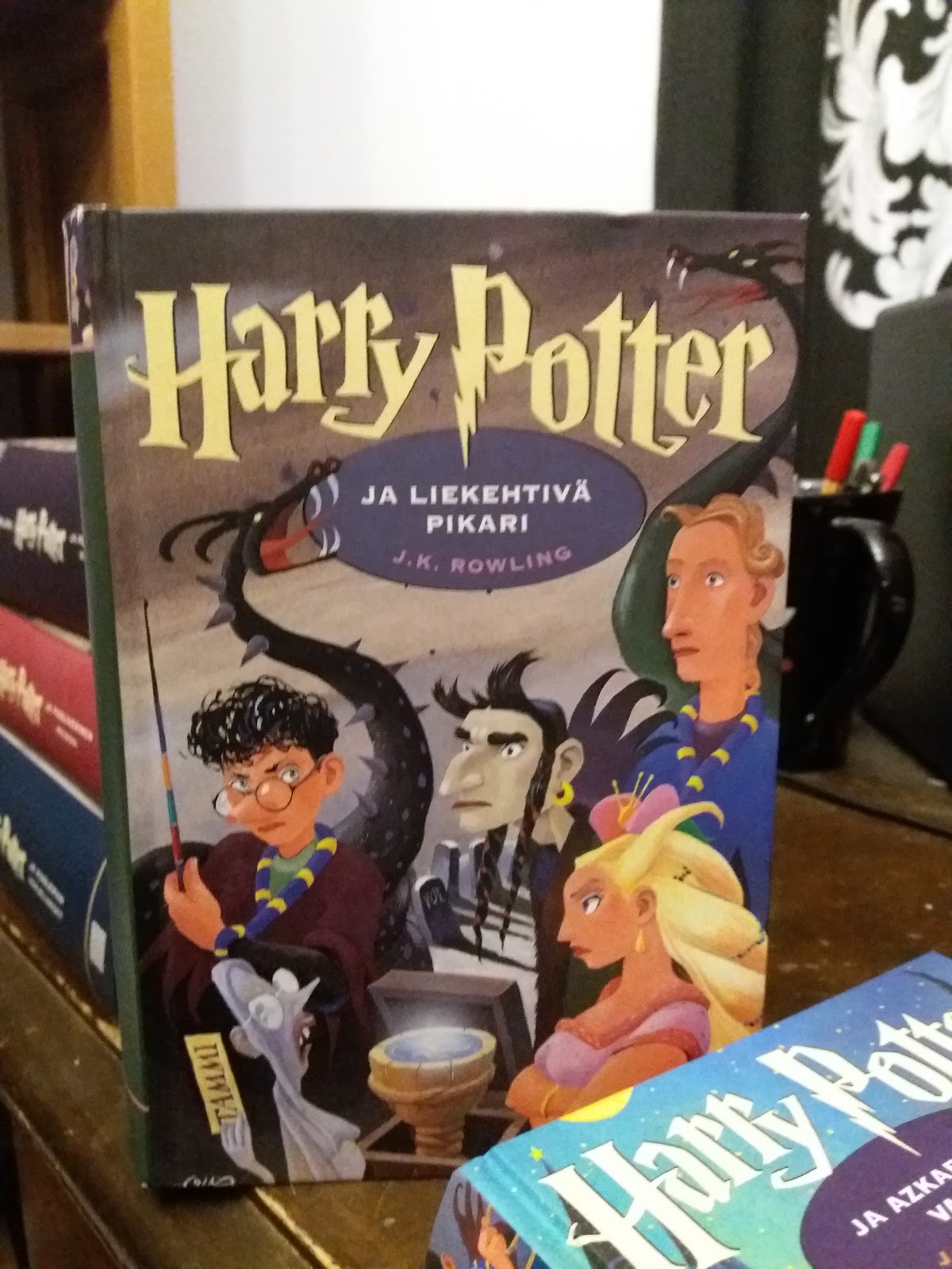 Morren kirjablogi: J. K. Rowling: Harry Potter ja liekehtivä pikari ...