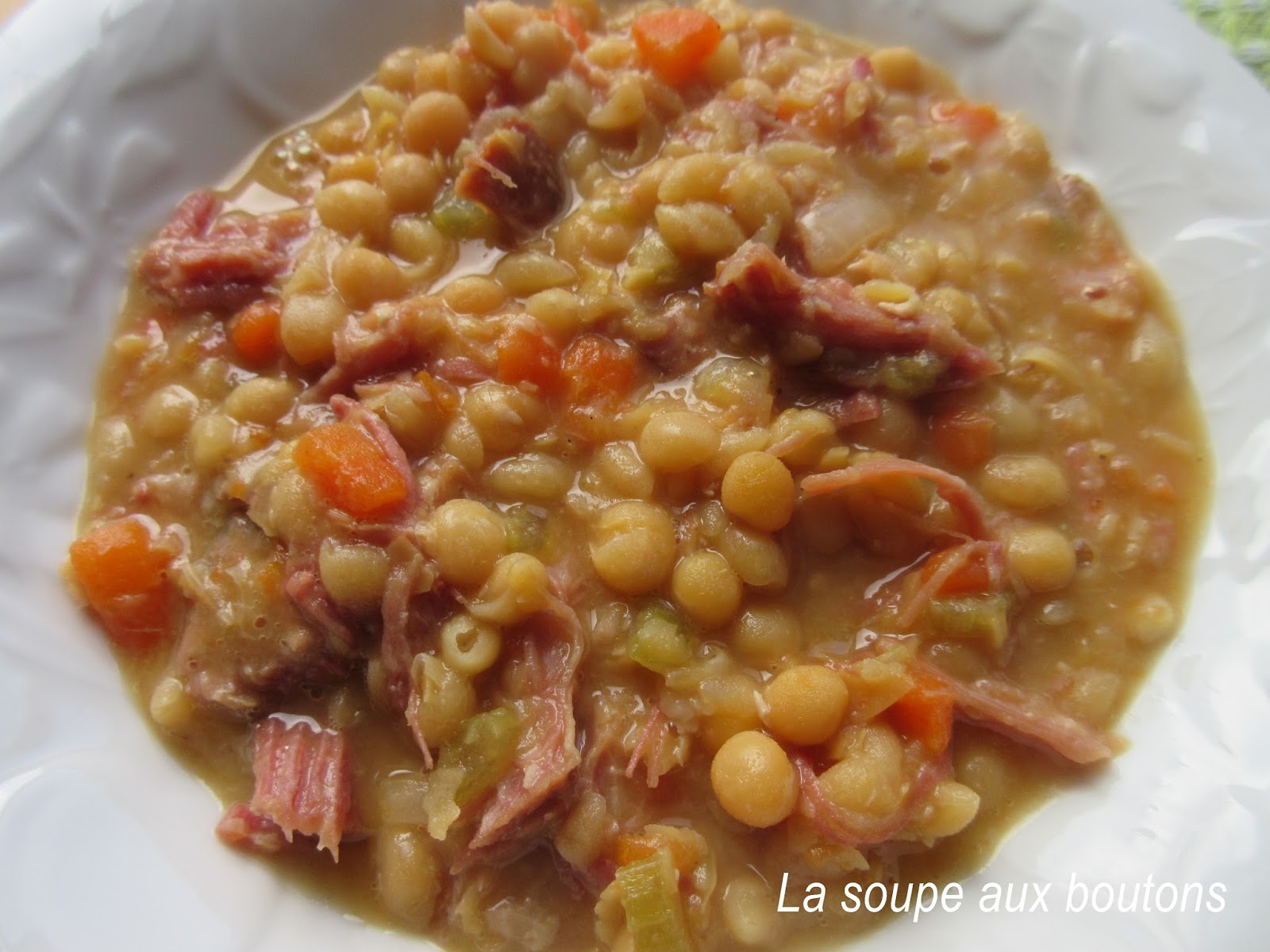 La soupe aux boutons: Soupe aux pois traditionnelle