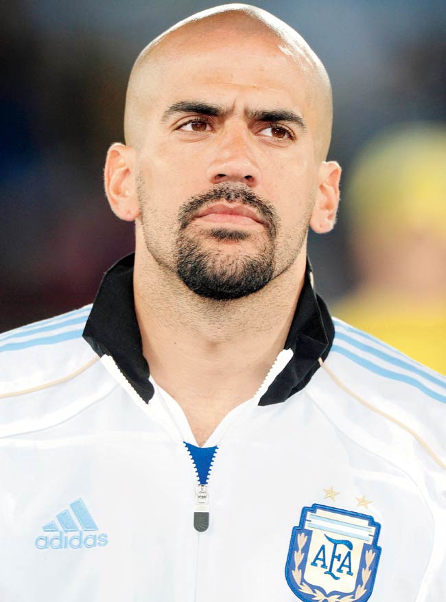 ARGENTINE LEGENDARY PLAYER " VERON" COMES OUT OF RETIREMENT, RETURNS TO ...