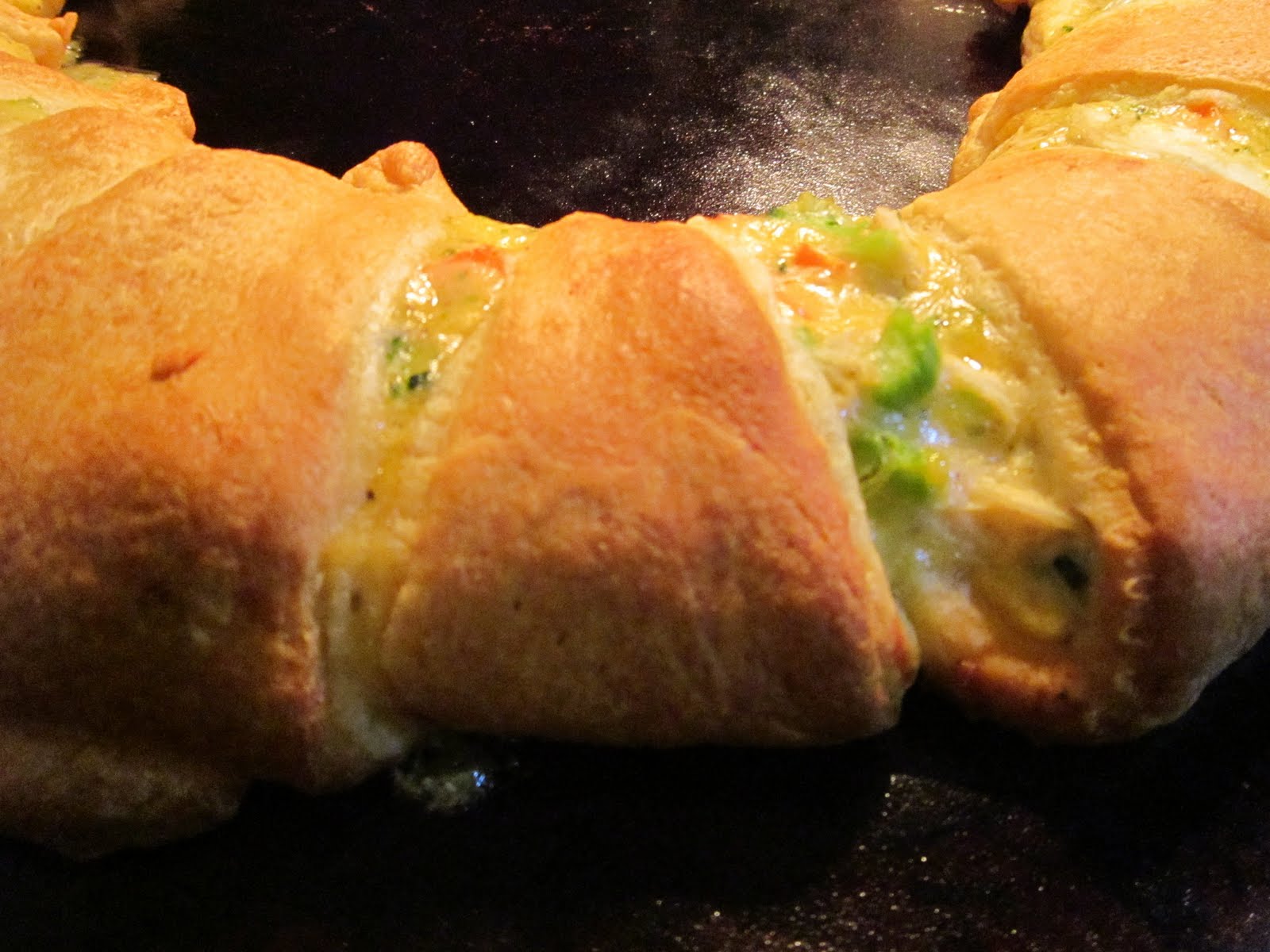 Home Cooked Happiness: Stuffed Crescent Wreath