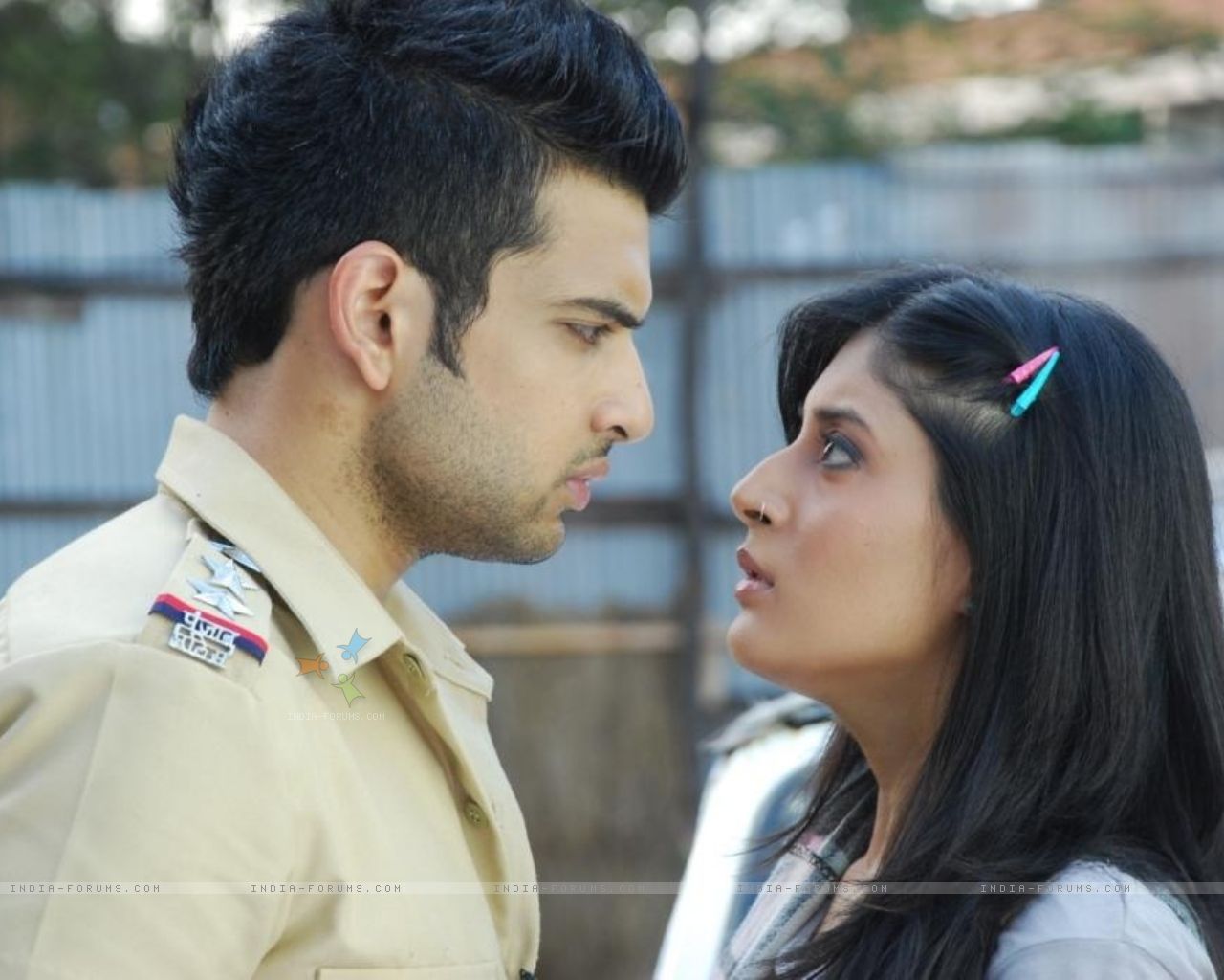 GalleryBuzz: Kitni Mohabbat Hai