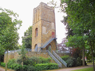 Familie On Tour: Ehrenmal Bramsche